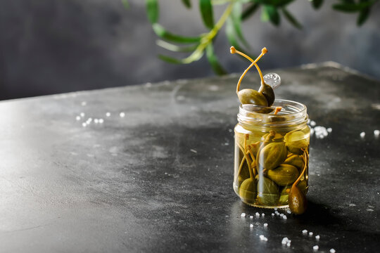 Kapers Bilder – Durchsuchen 439 Archivfotos, Vektorgrafiken und Videos ...