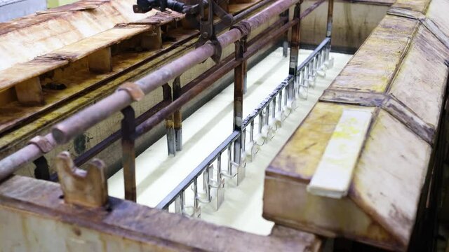 Electroplating Bilder – Durchsuchen 1,888 Archivfotos, Vektorgrafiken ...