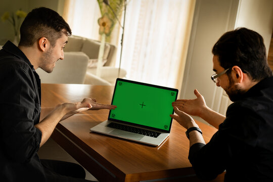 Green Screen Alien Images – Browse 816 Stock Photos, Vectors, and Video ...