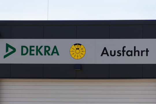 รูปภาพDekra – เลือกดูภาพถ่ายสต็อก เวกเตอร์ และวิดีโอ340 | Adobe Stock