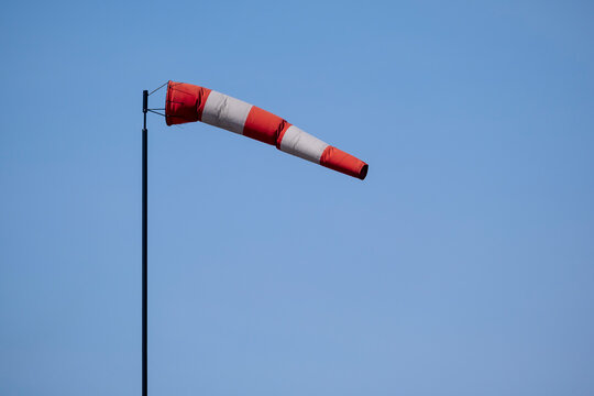 รูปภาพAirsock – เลือกดูภาพถ่ายสต็อก เวกเตอร์ และวิดีโอ401 | Adobe Stock