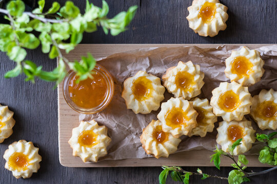 Imágenes de Qurabiya: descubre bancos de fotos, ilustraciones, vectores ...