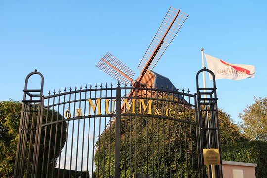 「Mumm」の写真素材 | 511件の無料イラスト画像 | Adobe Stock