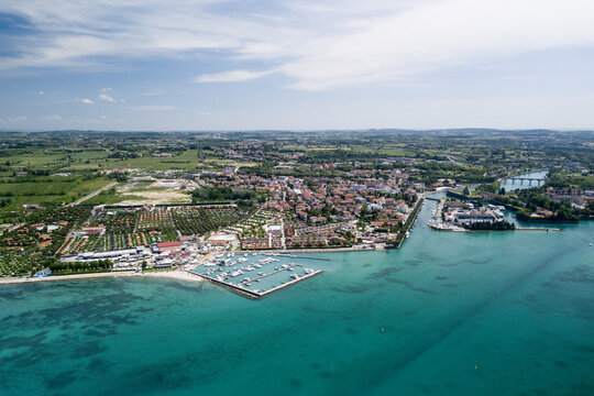Peschiera 이미지 – 찾아보기 1,917 스톡 사진, 벡터 및 비디오 | Adobe Stock