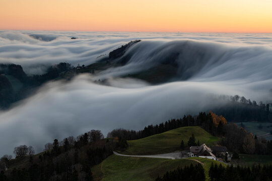 「Nebelig」の写真素材 | 15,961件の無料イラスト画像 | Adobe Stock