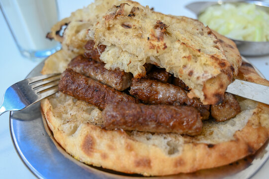 รูปภาพChevap – เลือกดูภาพถ่ายสต็อก เวกเตอร์ และวิดีโอ3,849 | Adobe Stock