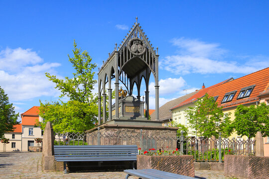 รูปภาพMecklenburg-Strelitz – เลือกดูภาพถ่ายสต็อก เวกเตอร์ และวิดีโอ102 ...