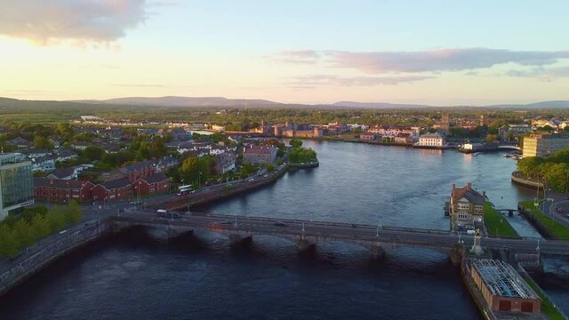 รูปภาพSarsfield – เลือกดูภาพถ่ายสต็อก เวกเตอร์ และวิดีโอ10 | Adobe Stock