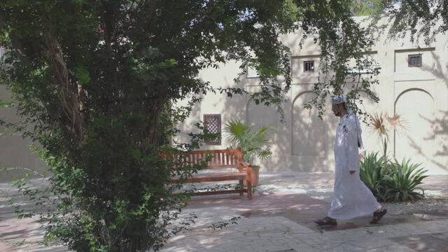 รูปภาพDishdash – เลือกดูภาพถ่ายสต็อก เวกเตอร์ และวิดีโอ56,568 | Adobe Stock