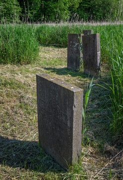 Begraafplaats Bilder – Durchsuchen 358 Archivfotos, Vektorgrafiken und ...