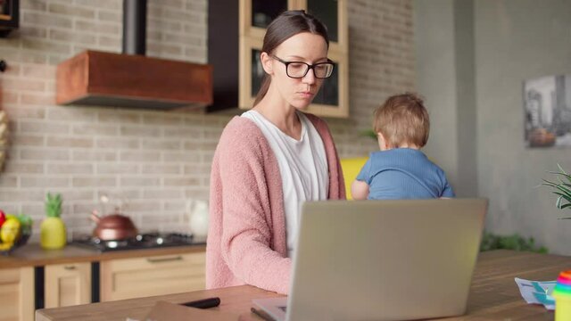 Multitask Mom Images – Browse 6,053 Stock Photos, Vectors, and Video ...