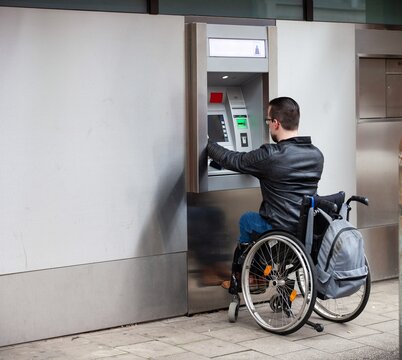Wheelchair Beach Bilder – Durchsuchen 5,709 Archivfotos, Vektorgrafiken ...