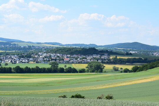 Mendig Bilder – Durchsuchen 1,654 Archivfotos, Vektorgrafiken und ...