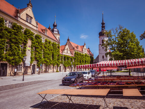 Riesa bilder – Bläddra bland 387 stockfoton, vektorer och videor ...