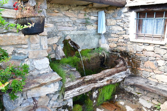 「Trogolo」の写真素材 | 13件の無料イラスト画像 | Adobe Stock