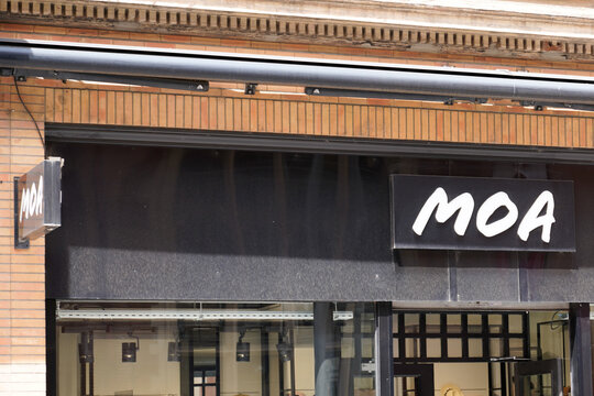 Moa 이미지 – 찾아보기 1,228 스톡 사진, 벡터 및 비디오 | Adobe Stock