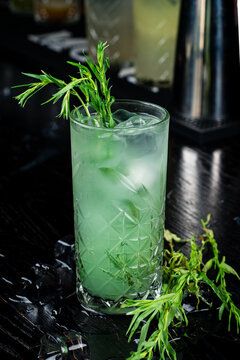 Tarkhun Bilder – Durchsuchen 476 Archivfotos, Vektorgrafiken und Videos ...