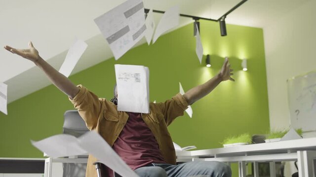 Throwing Paper In The Air Images – Browse 8,082 Stock Photos, Vectors ...