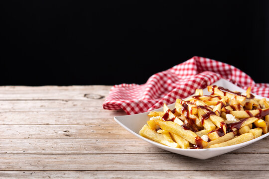 「Poutine」の画像 - 1,096 件の Stock 写真、ベクターおよびビデオ | Adobe Stock