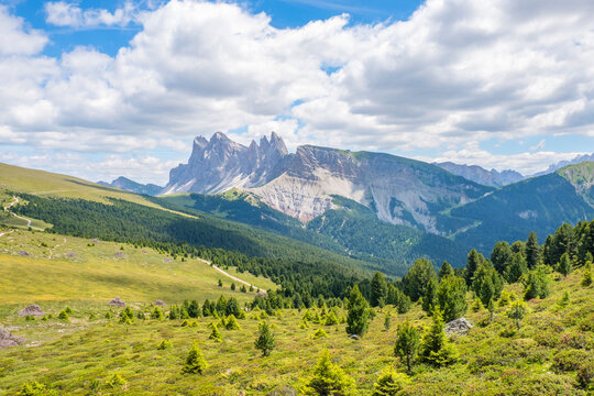 "Odle Mountains"-Bilder: Stock-Fotos & -Videos. | Adobe Stock
