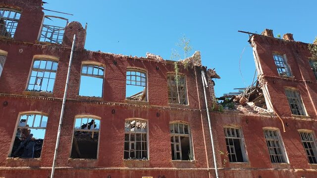 "Broken Factory"-Bilder: Stock-Fotos & -Videos. | Adobe Stock