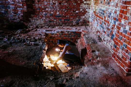 Disinter Bilder – Durchsuchen 2,320 Archivfotos, Vektorgrafiken und ...