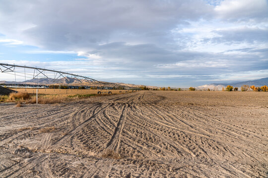 Center-Pivot Images – Browse 46 Stock Photos, Vectors, and Video ...