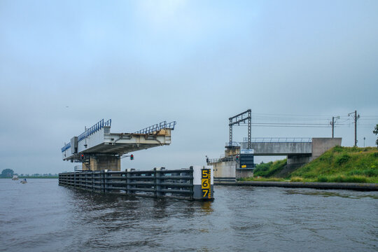 Draaibrug Bilder – Durchsuchen 37 Archivfotos, Vektorgrafiken und ...