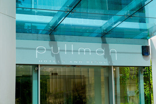 Pullman Bilder – Durchsuchen 2,051 Archivfotos, Vektorgrafiken und ...