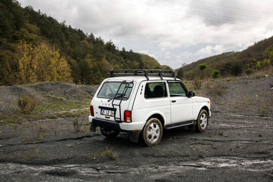 "Lada Niva" Bilder – Durchsuchen 95 Archivfotos, Vektorgrafiken und ...