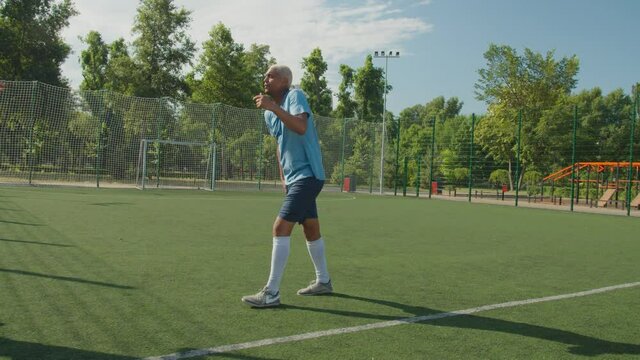 Limping Images – Browse 14,384 Stock Photos, Vectors, and Video | Adobe ...