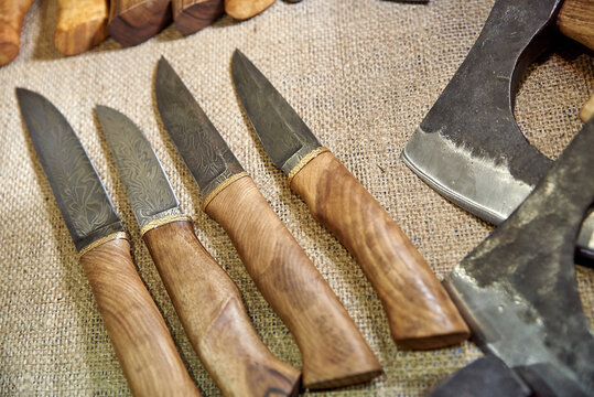 Snickersnee bilder – Bläddra bland 522 stockfoton, vektorer och videor ...