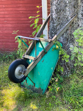 Handbarrow Bilder – Durchsuchen 525 Archivfotos, Vektorgrafiken und ...