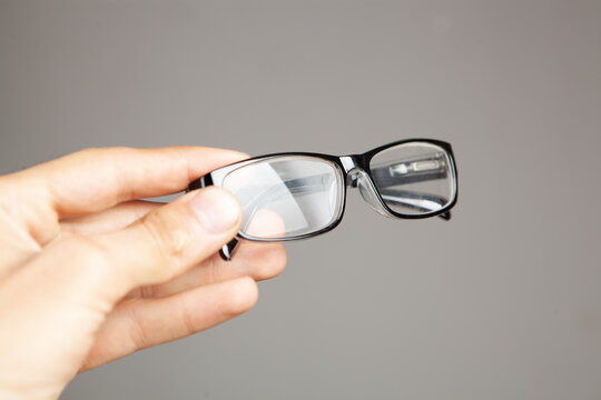 Afbeeldingen over "Optical Glass" – Blader in stockfoto's, vectoren en ...