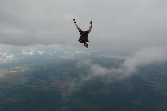 「Freeflying」の写真素材 | 536件の無料イラスト画像 | Adobe Stock