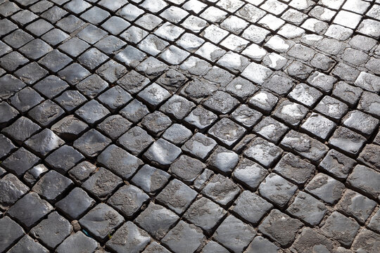 Basaltpflaster Bilder – Durchsuchen 950 Archivfotos, Vektorgrafiken und ...