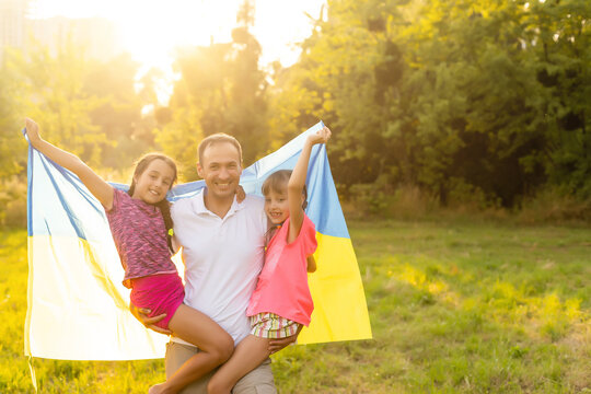 45,912 BEST Tween IMAGES, STOCK PHOTOS & VECTORS | Adobe Stock