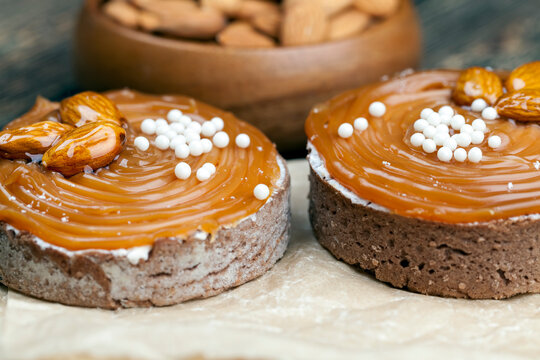 Afbeeldingen over Taartje – Blader in stockfoto's, vectoren en video's ...