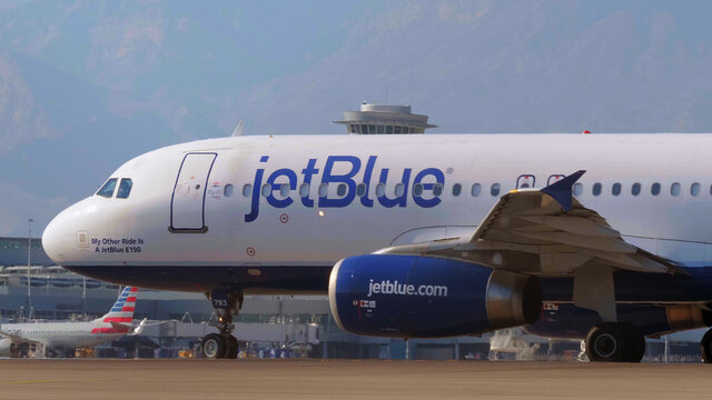 Jetblue bilder – Bläddra bland 221 stockfoton, vektorer och videor ...