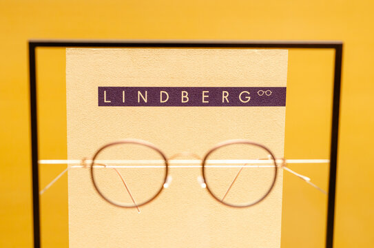 Lindberg bilder – Bläddra bland 115 stockfoton, vektorer och videor ...