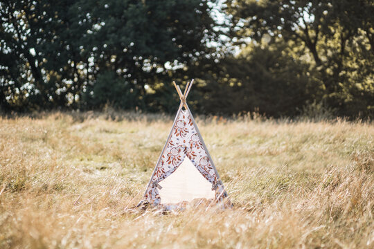 Tee-Pee Images – Browse 636 Stock Photos, Vectors, and Video | Adobe Stock