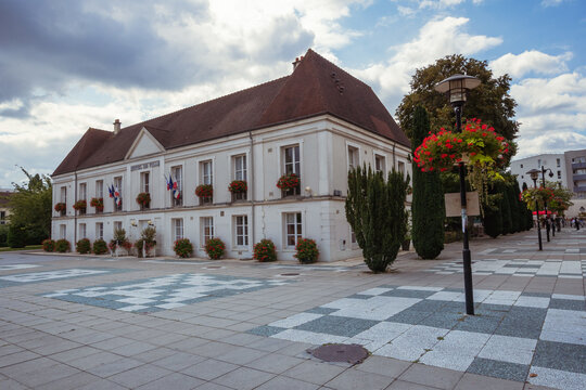 Lognes Images – Browse 31 Stock Photos, Vectors, and Video | Adobe Stock