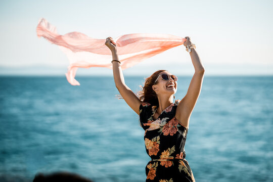 รูปภาพ"Open Arms" – เลือกดูภาพถ่ายสต็อก เวกเตอร์ และวิดีโอ11,317 ...