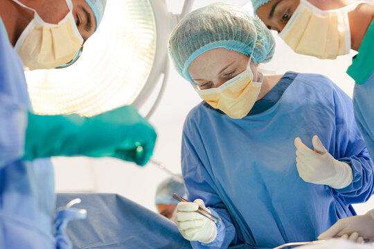 25,048 BEST Bent Over IMAGES, STOCK PHOTOS & VECTORS | Adobe Stock