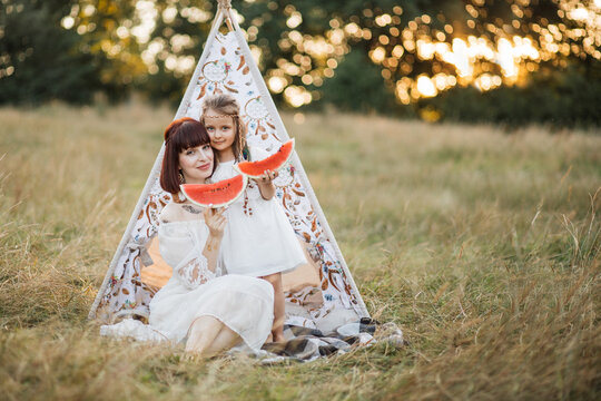 Tee-Pee Images – Browse 768 Stock Photos, Vectors, and Video | Adobe Stock