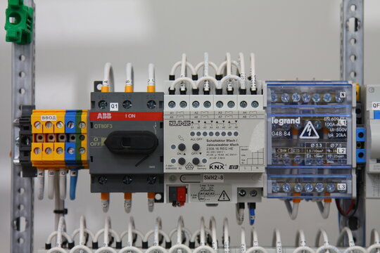 Hauptverteiler Bilder – Durchsuchen 675 Archivfotos, Vektorgrafiken und ...