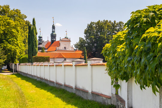 Oblat Bilder – Durchsuchen 877 Archivfotos, Vektorgrafiken und Videos ...