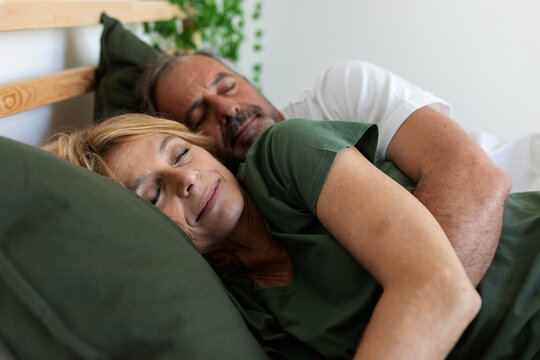 Cuddle In Bed Images – Browse 287,566 Stock Photos, Vectors, and Video ...