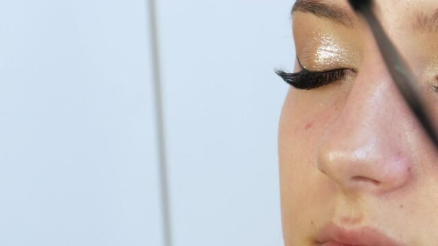 "Eyelash Brush" Bilder – Durchsuchen 367 Archivfotos, Vektorgrafiken ...