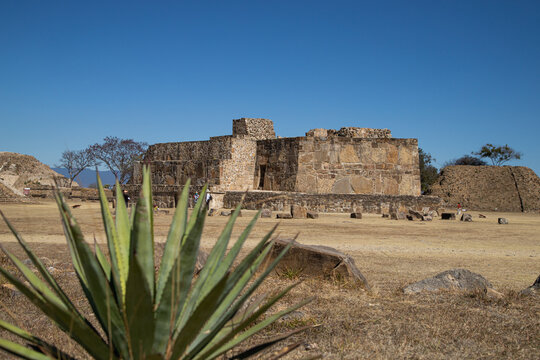 Monte Alban - Images et vidéos libres de droits | Adobe Stock